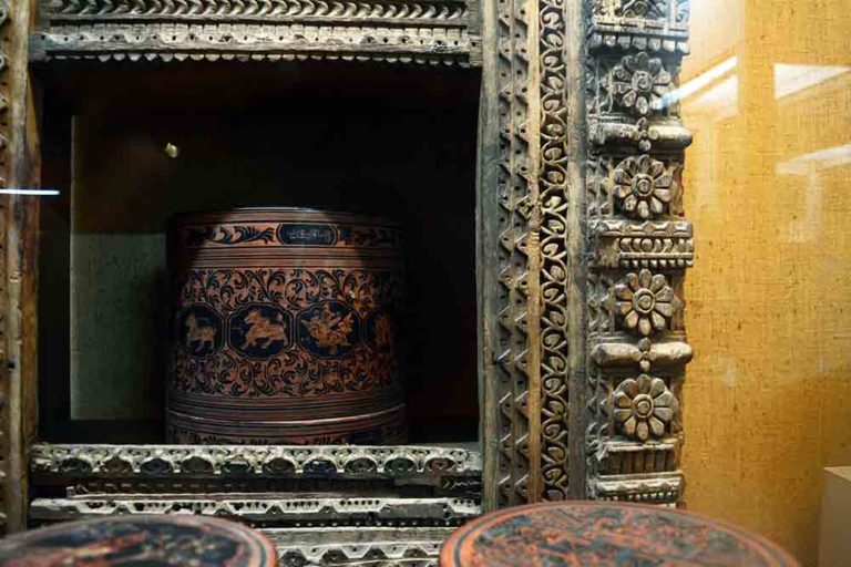 Raja Dinkar Kelkar Museum, Pune - Drifter Adwait